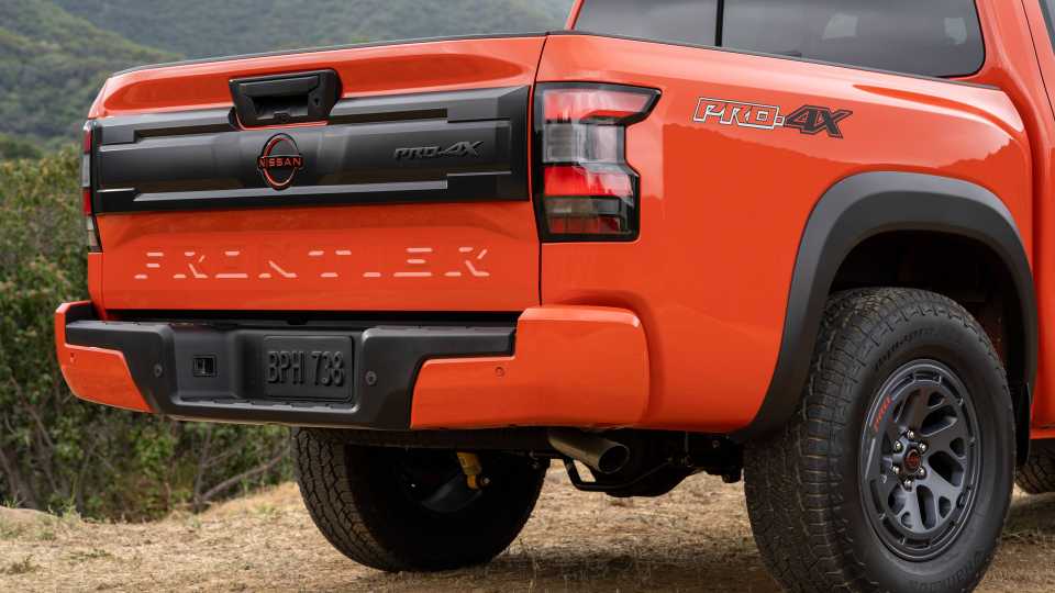 2025 Nissan Frontier Pricing, Photos & Specs