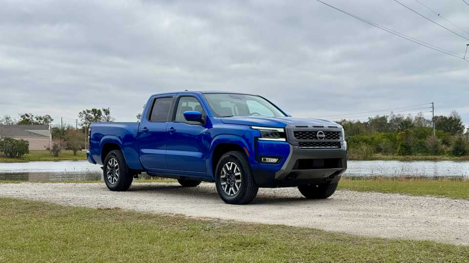 2025 Nissan Frontier Pricing, Photos & Specs