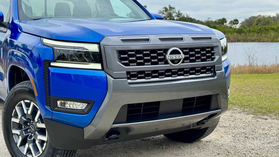 2025 Nissan Frontier Pricing, Photos & Specs