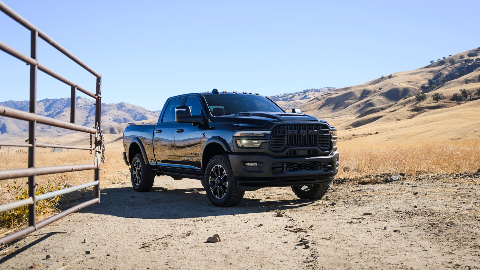 2025 Ram 2500 HD Photo Gallery: Interior and Exterior