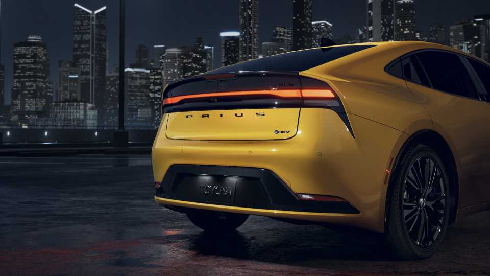 2025 Toyota Prius Pricing, Photos & Specs