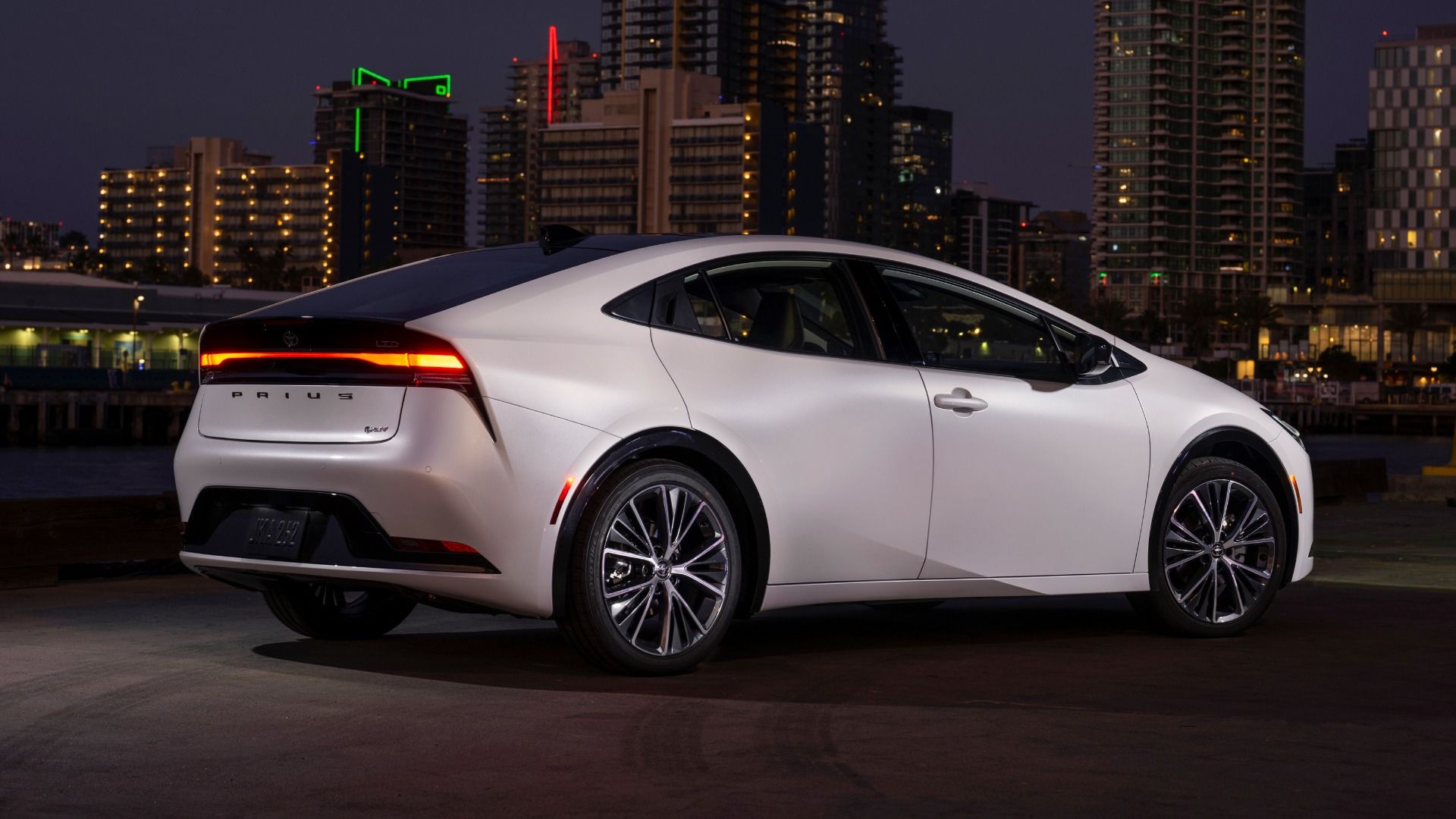 2025 Toyota Prius Photo Gallery: Interior and Exterior