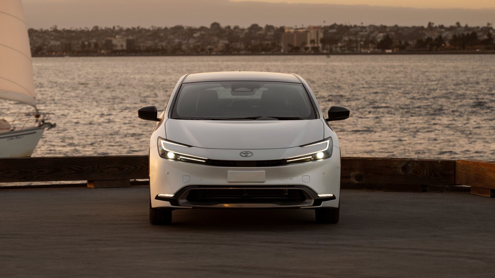 2025 Toyota Prius Photo Gallery: Interior and Exterior
