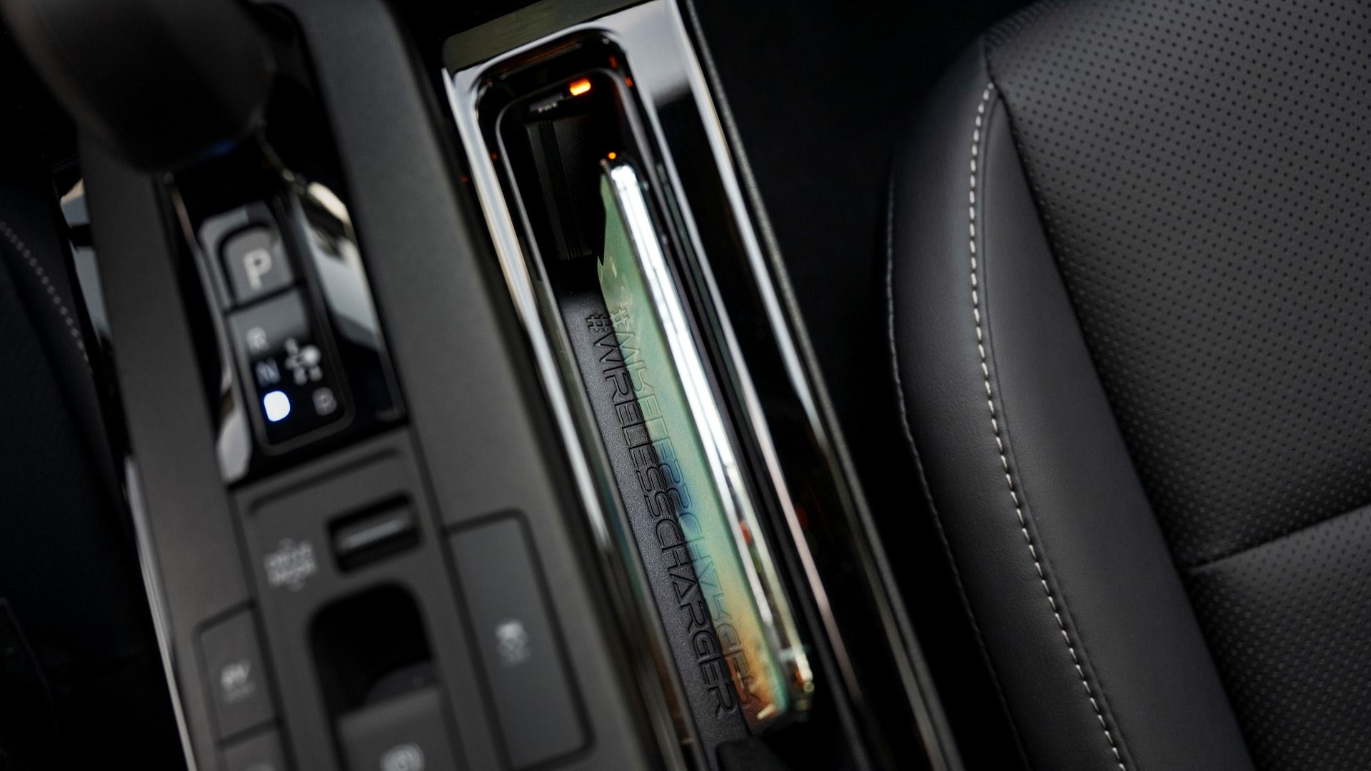 2025 Toyota Prius Photo Gallery: Interior and Exterior