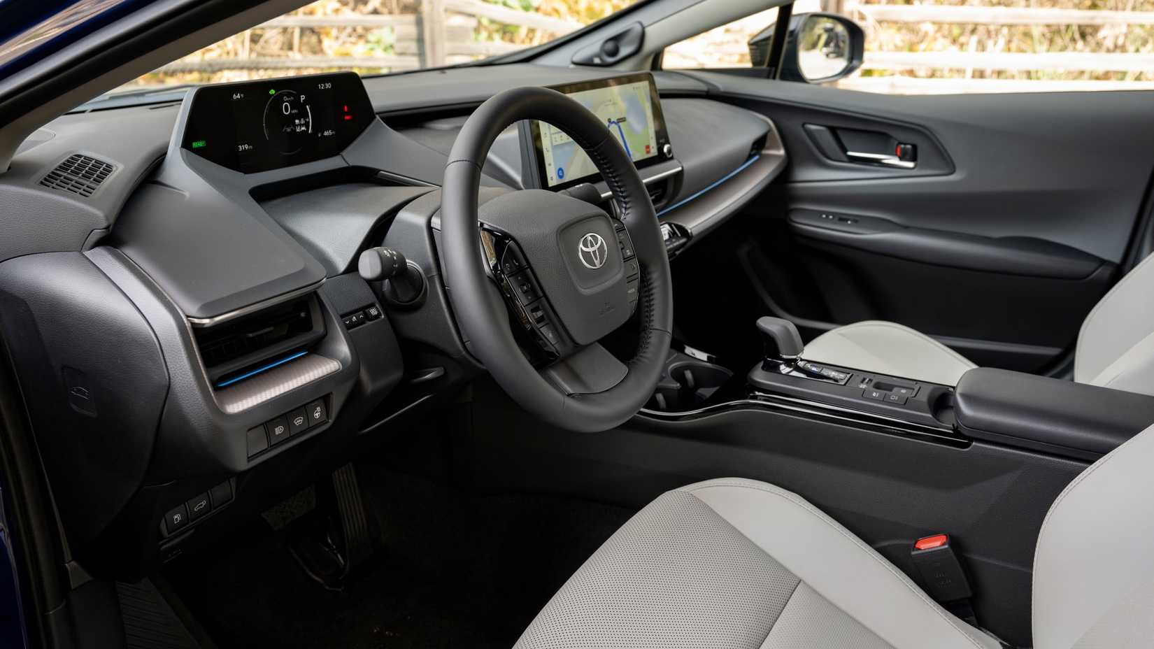2025 Toyota Prius Photo Gallery: Interior and Exterior