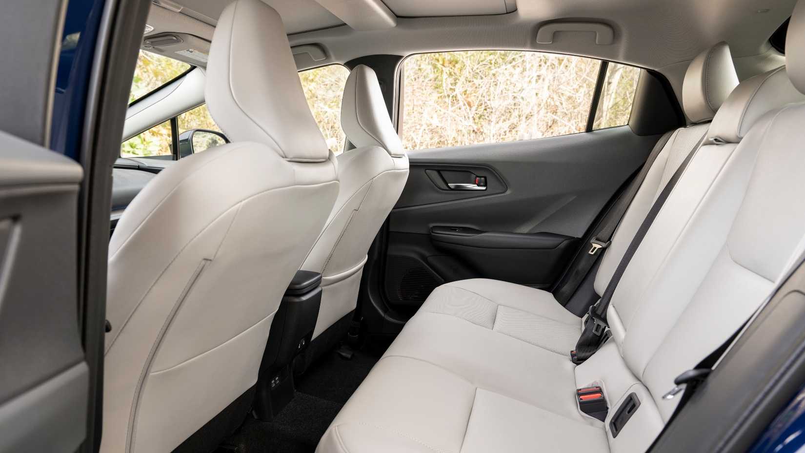 2025 Toyota Prius Photo Gallery: Interior and Exterior