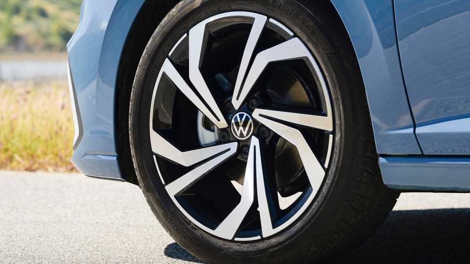 2025 Volkswagen Jetta Pricing, Photos & Specs