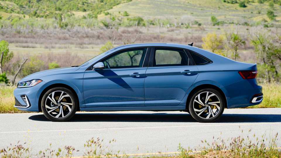2025 Volkswagen Jetta Pricing, Photos & Specs