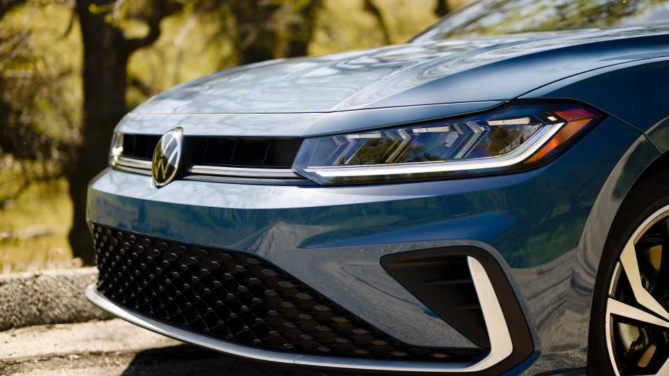 2025 Volkswagen Jetta Pricing, Photos & Specs