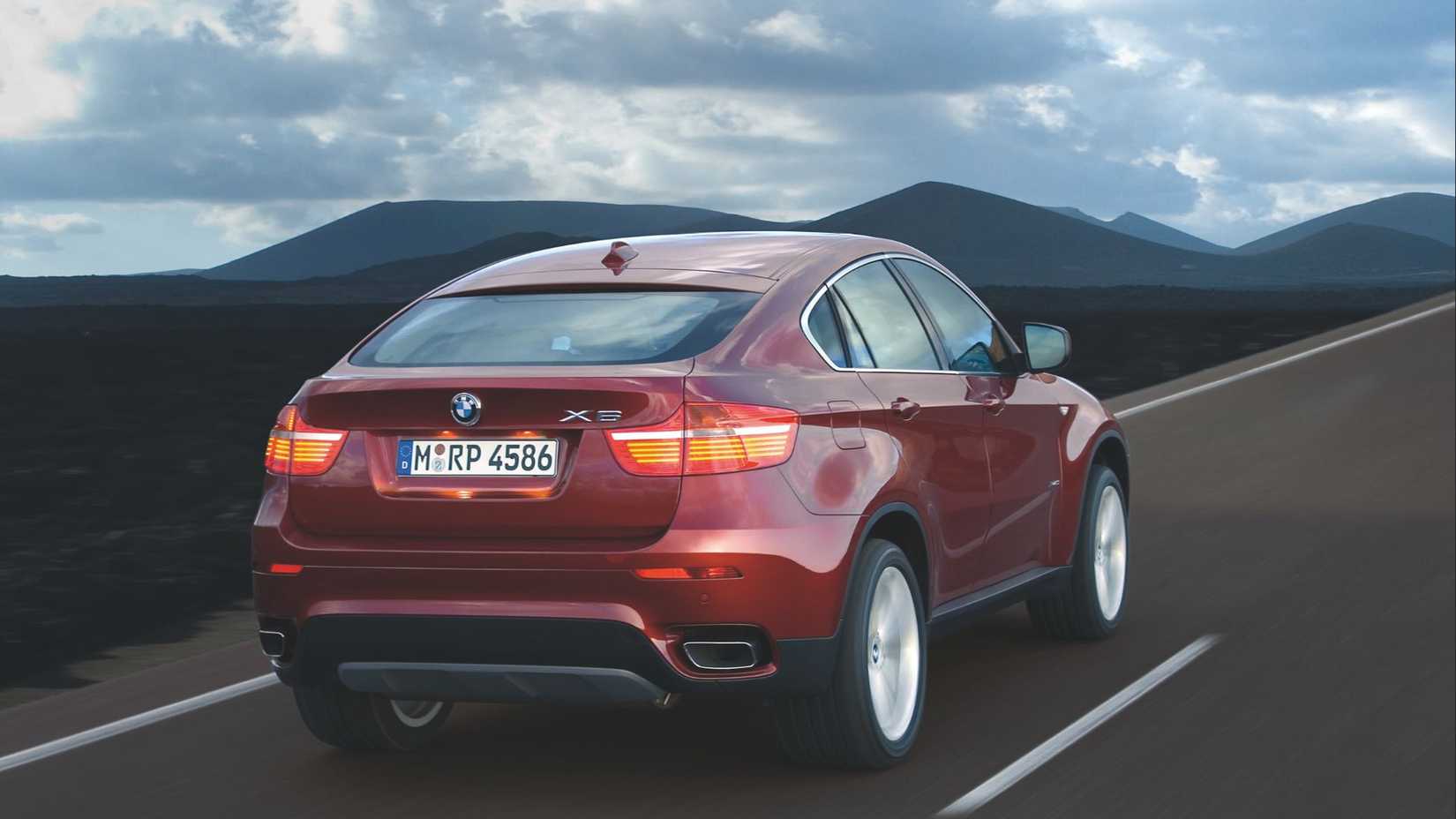 BMW's Hot Vee Engine: The Groundbreaking Design That Revolutionized ...