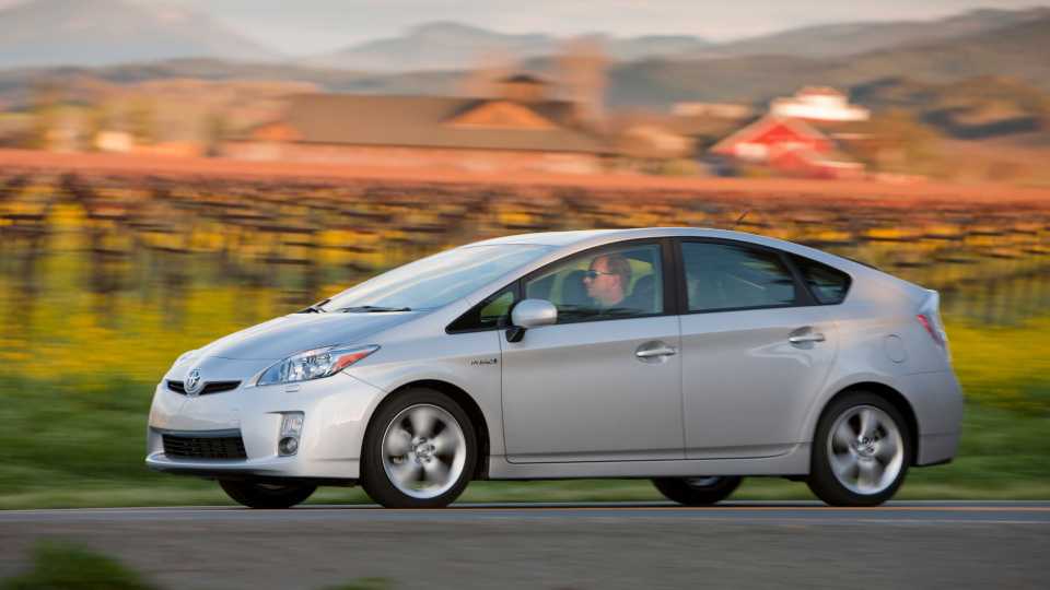 2010 Toyota Prius Pricing, Photos & Specs