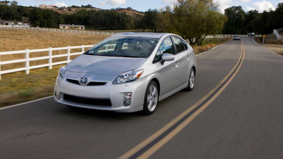 2010 Toyota Prius Pricing, Photos & Specs