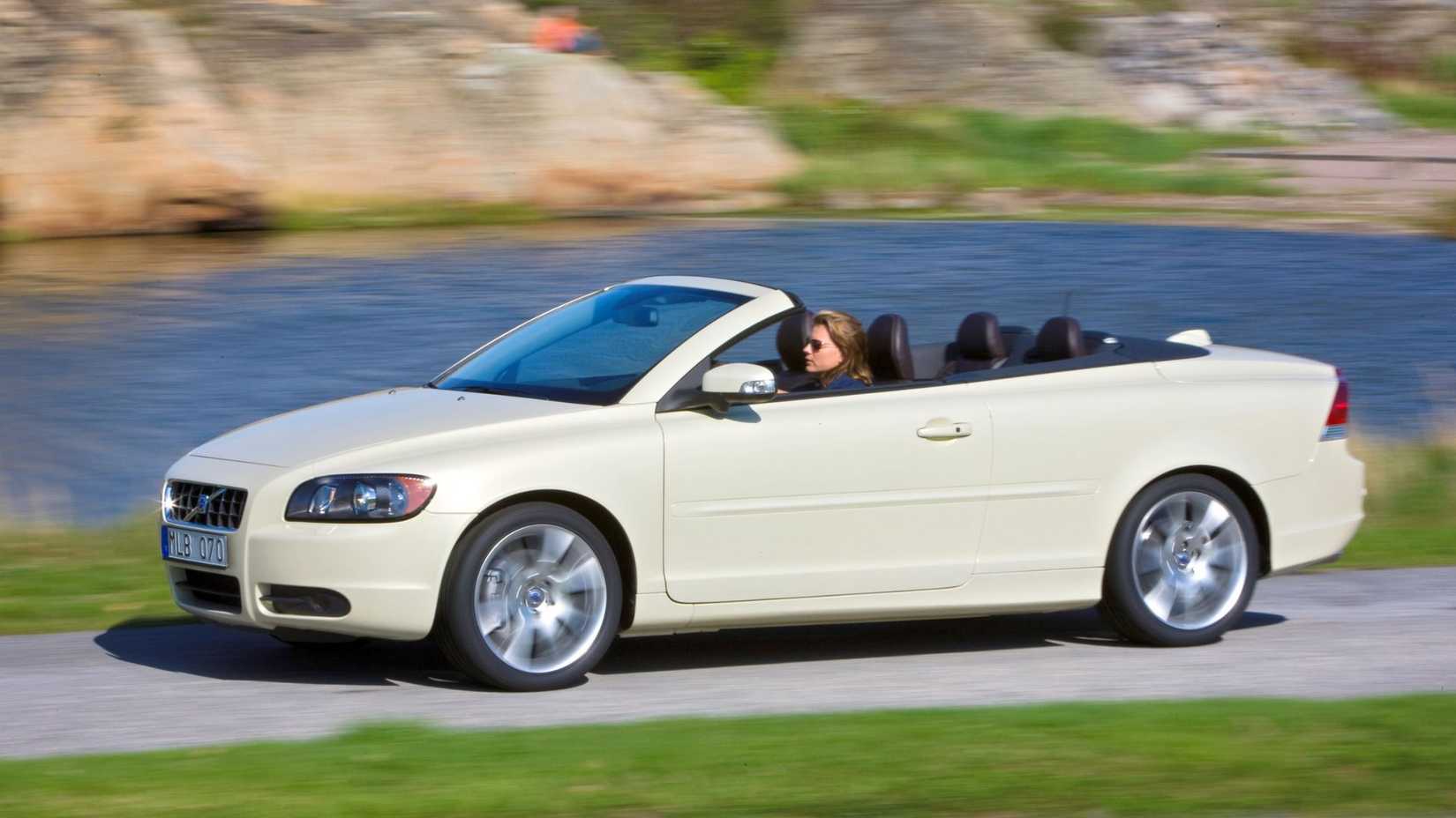 Volvo C70: The Discontinued Convertible's 30-Year Legacy