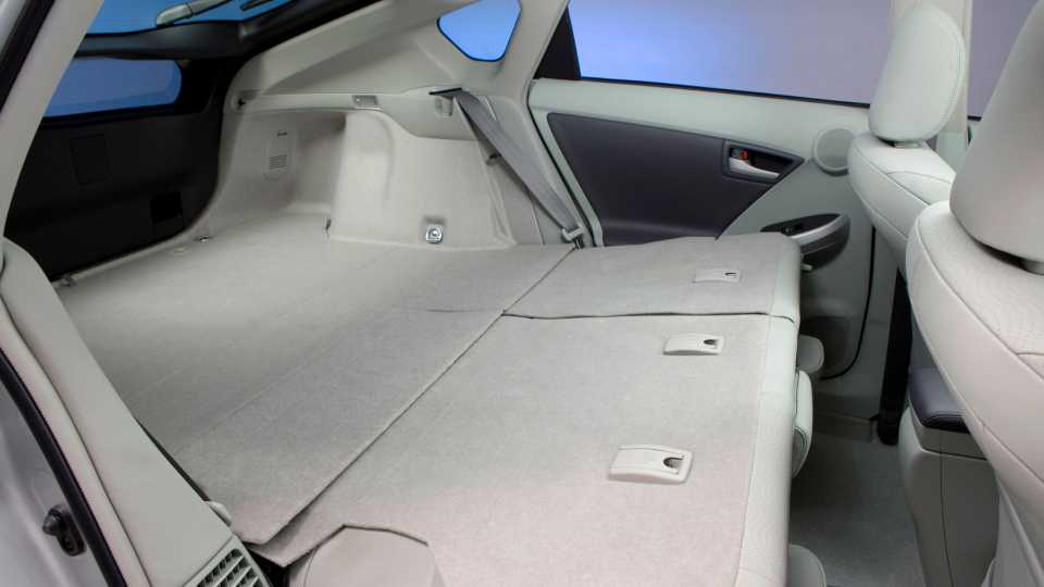 2010 Toyota Prius Pricing, Photos & Specs