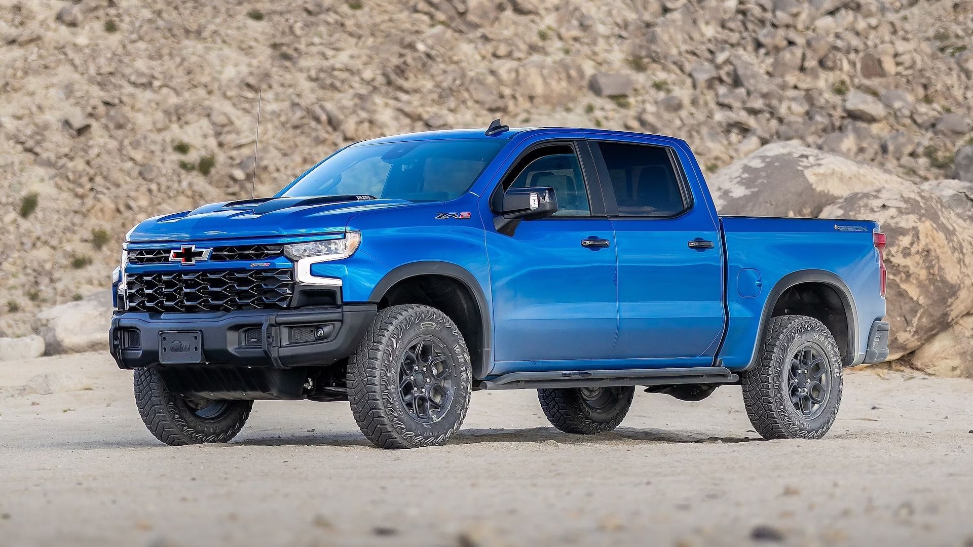 Nearly 900,000 V8-Powered GM Vehicles Are Under Investigation