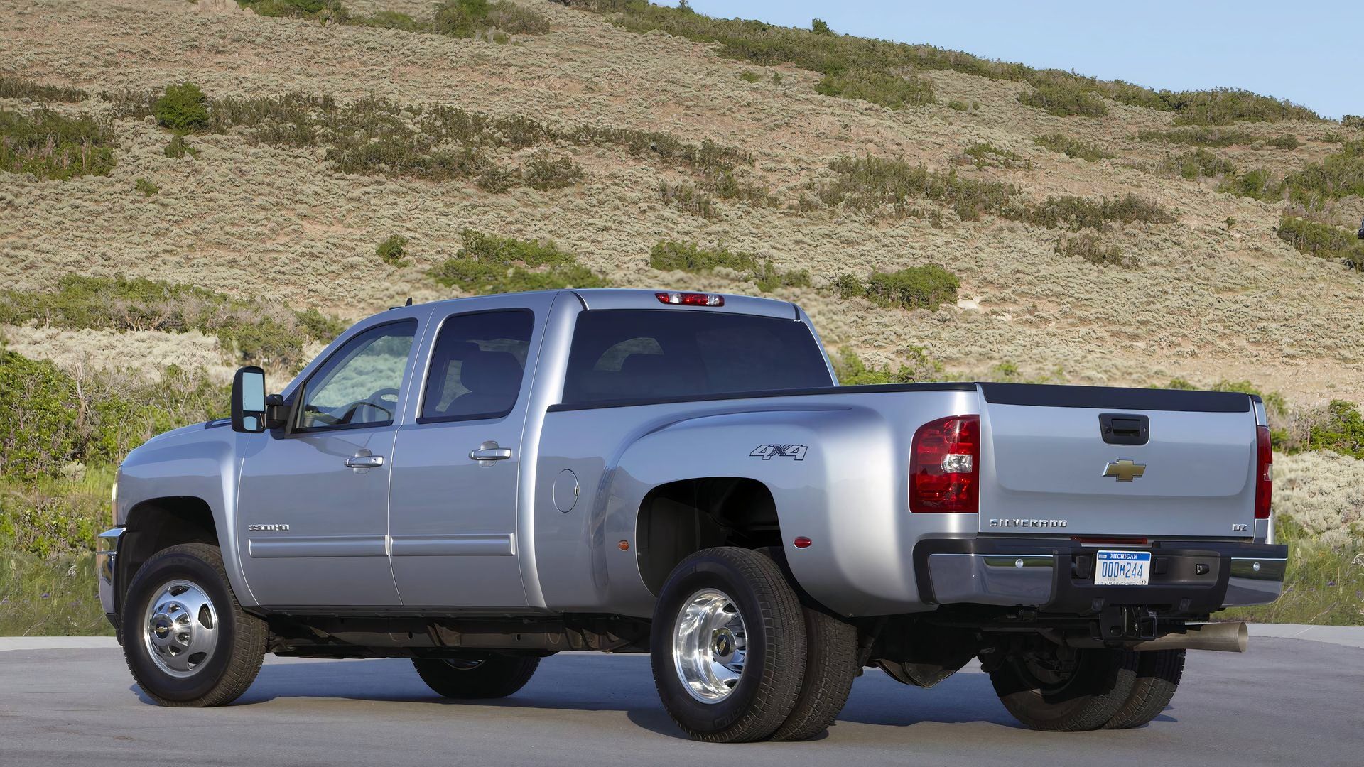 2010 Chevrolet Silverado 3500HD Pricing, Photos & Specs