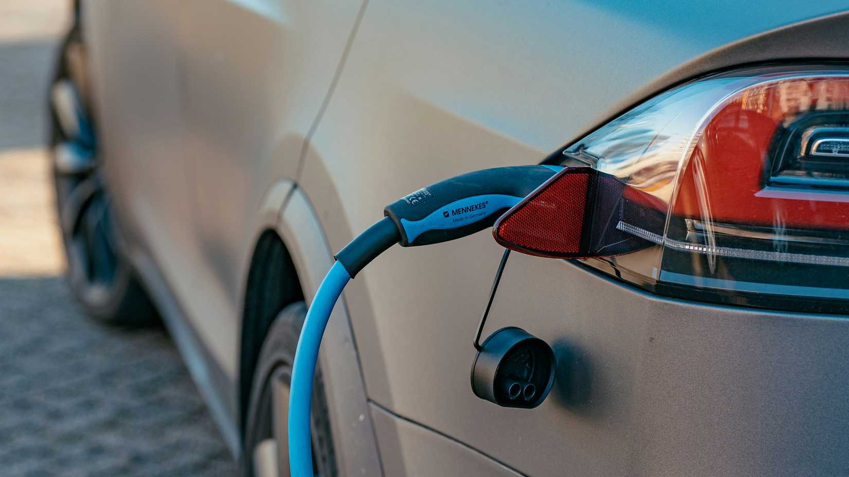 How Long Does It Take To Charge A Tesla: The Reality Of Electric Refueling
