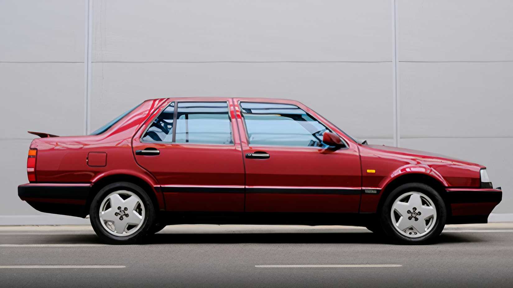 Lancia Thema 8.32: The First Car with Active Aerodynamics