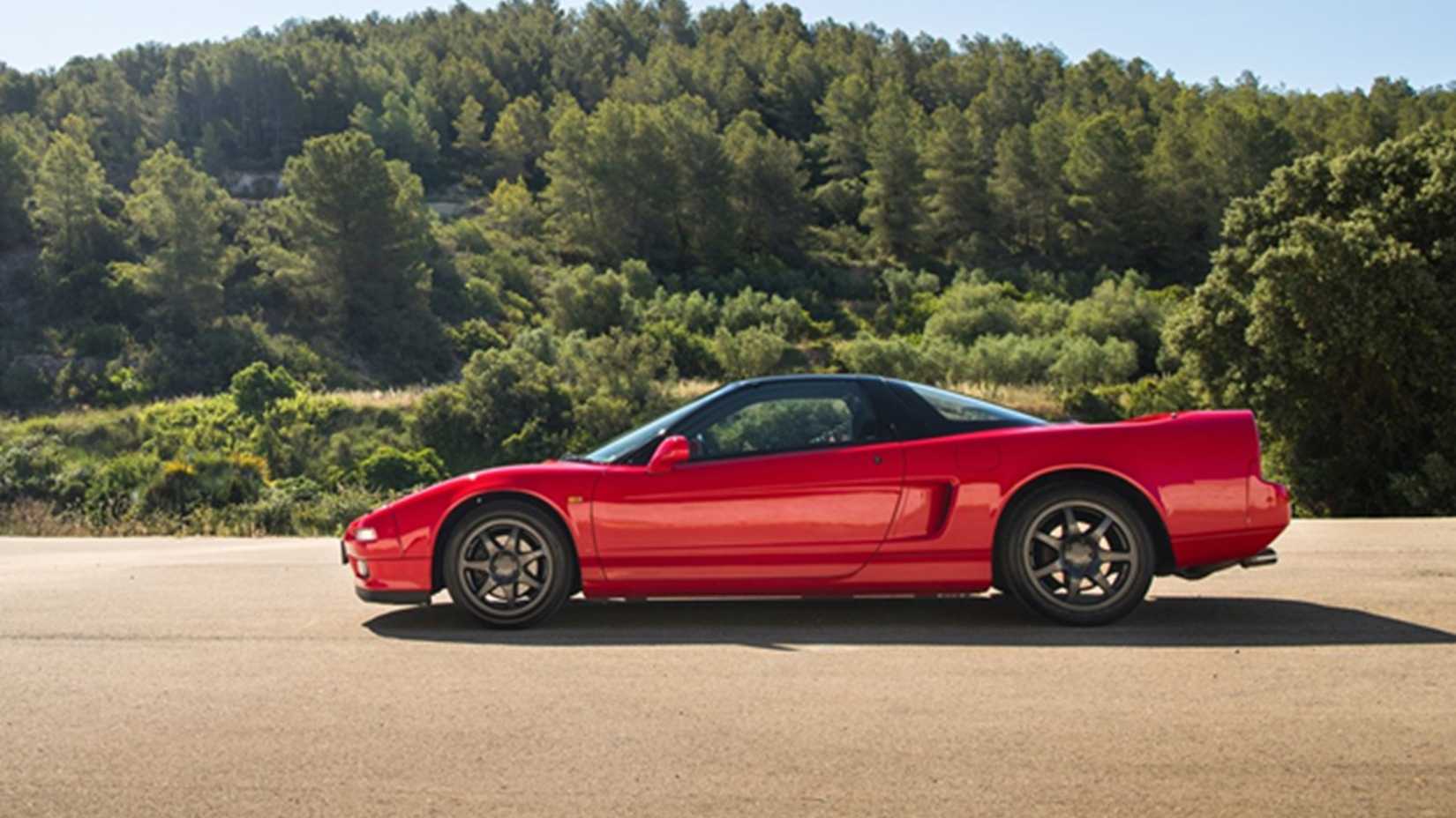 The Honda NSX's Noisy Debut: How It Stole the Show from Ford