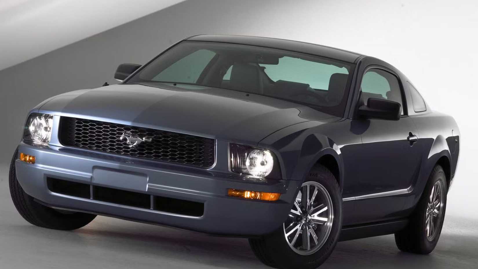 2009 Ford Mustang Coupe Pricing, Photos & Specs