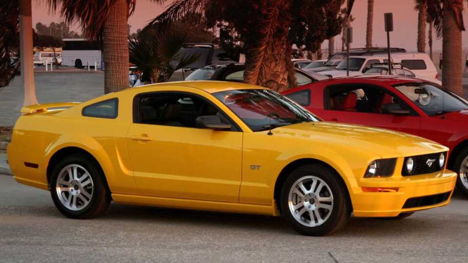 2009 Ford Mustang GT Coupe Pricing, Photos & Specs