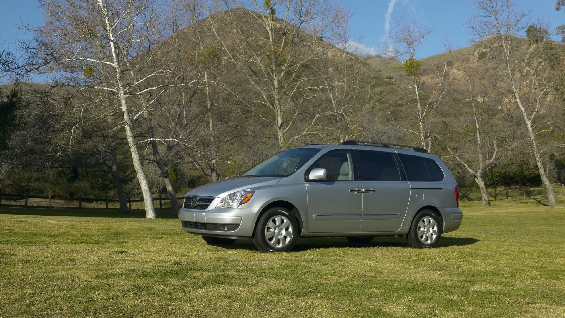 2008 Hyundai Entourage Exterior Photos