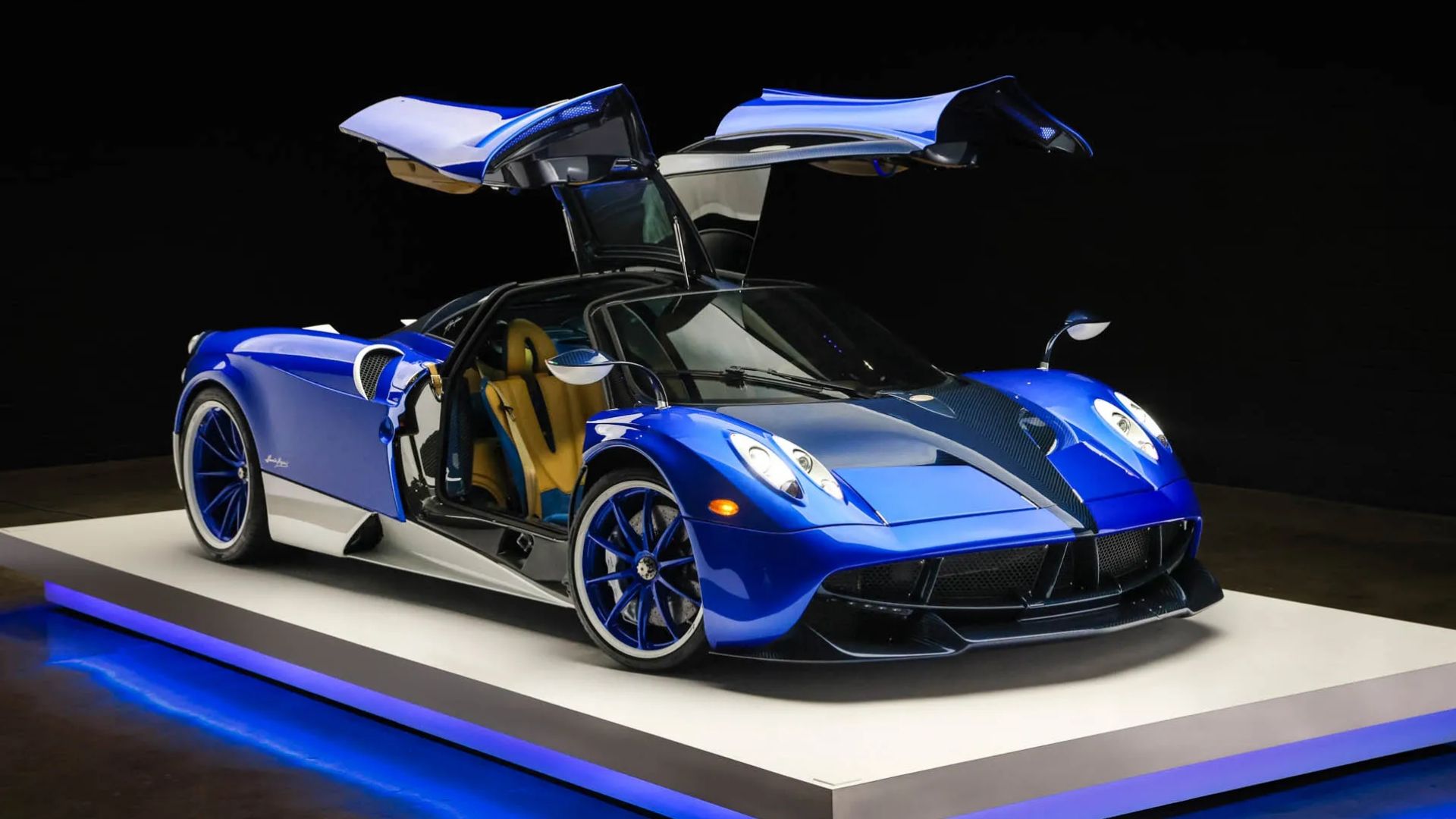 Pagani Exterior