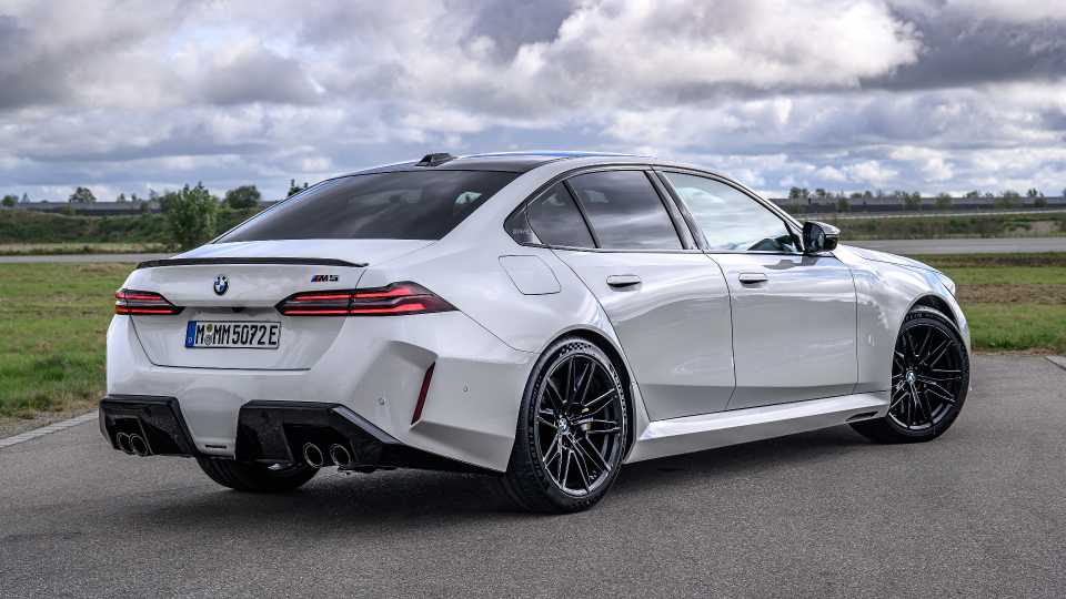 2025 BMW M5 Sedan Pricing, Photos & Specs