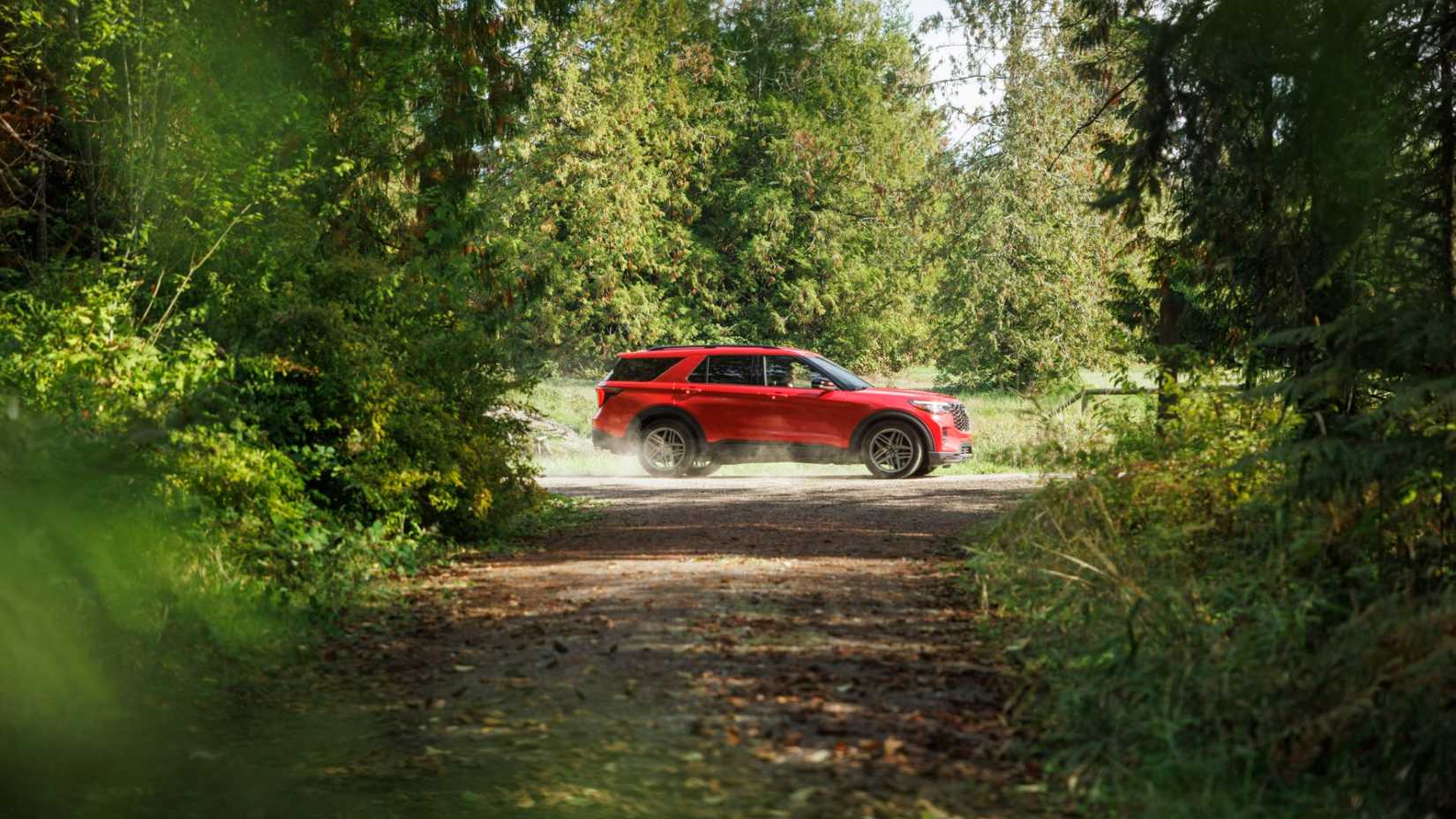 Midsize SUV Towing Capacity Chart: Comparing American SUVs