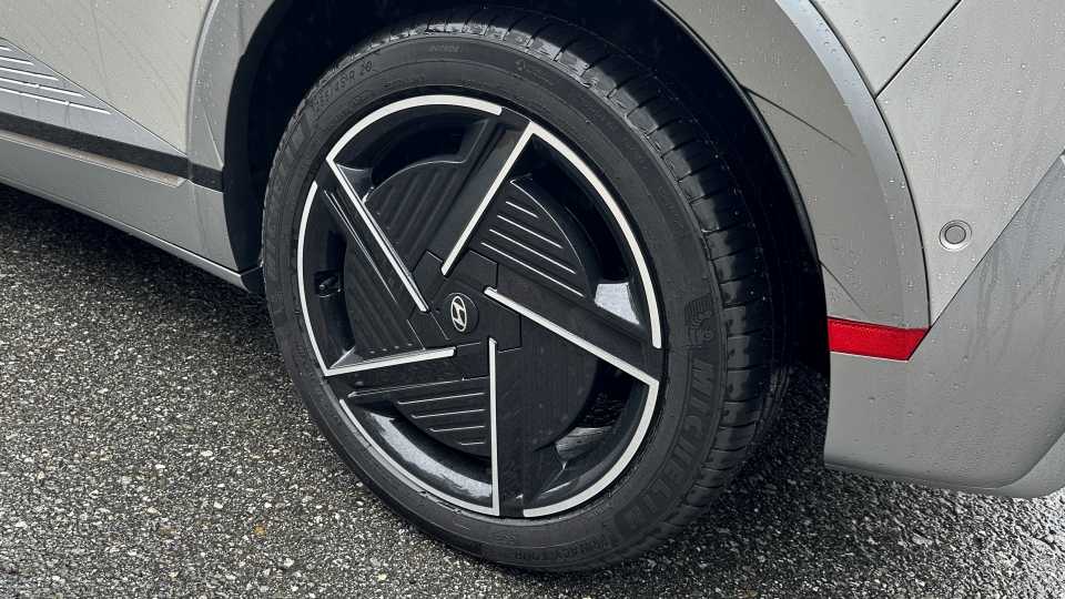 2025 Hyundai IONIQ 5 Pricing, Photos & Specs