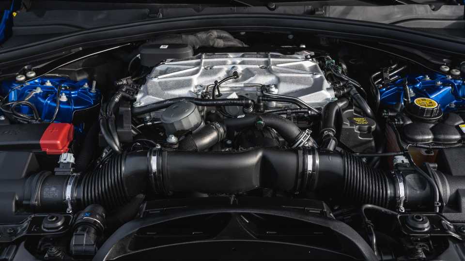 2025 Jaguar F-PACE SVR Pricing, Photos & Specs