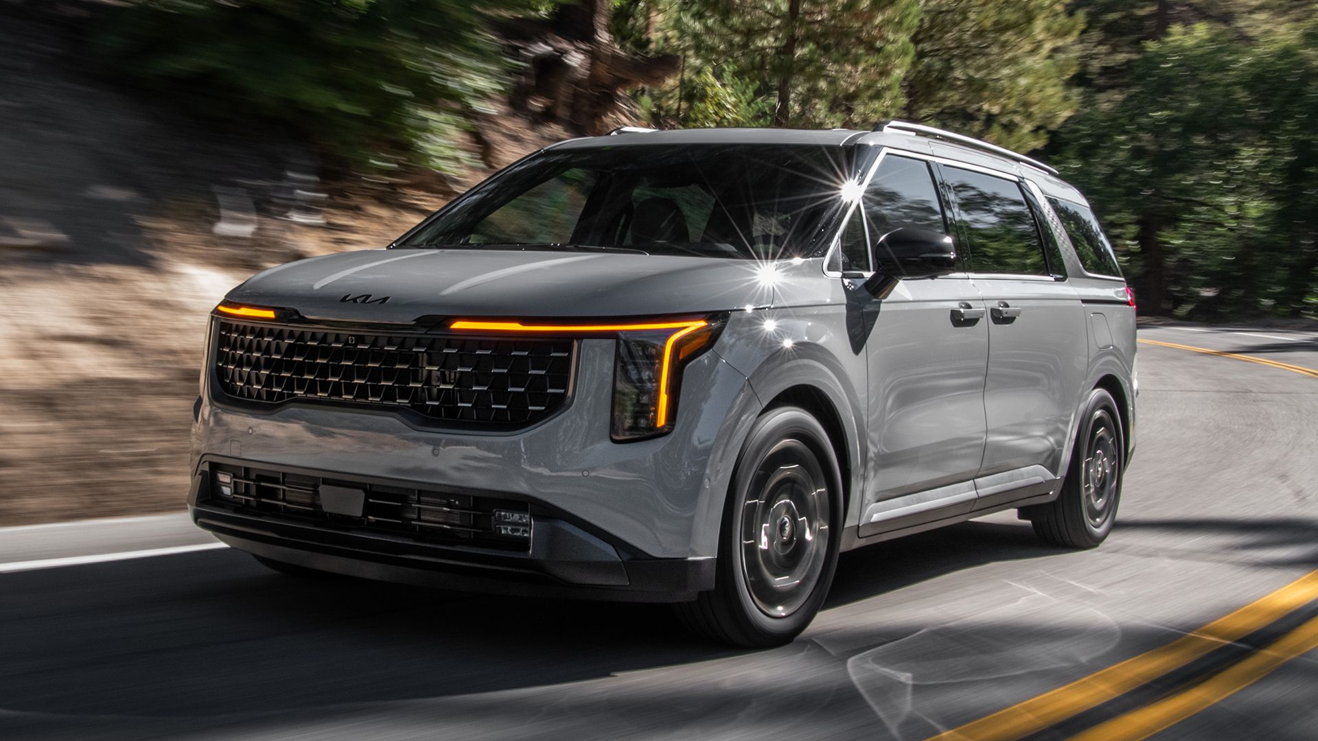 Best Minivans for Families for 2025 - Dumoid.com