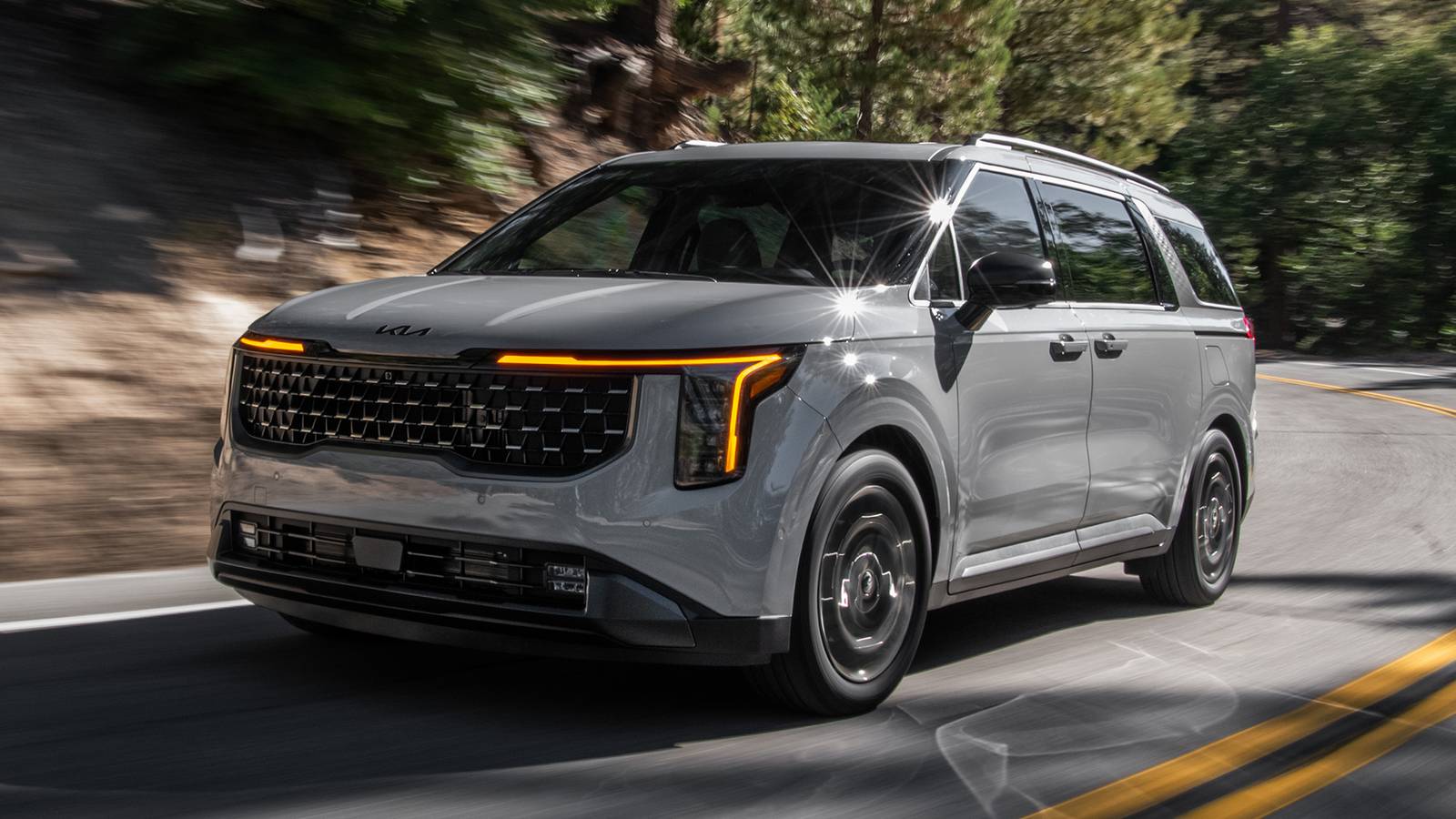 Best Minivans for Families for 2025 | CarBuzz