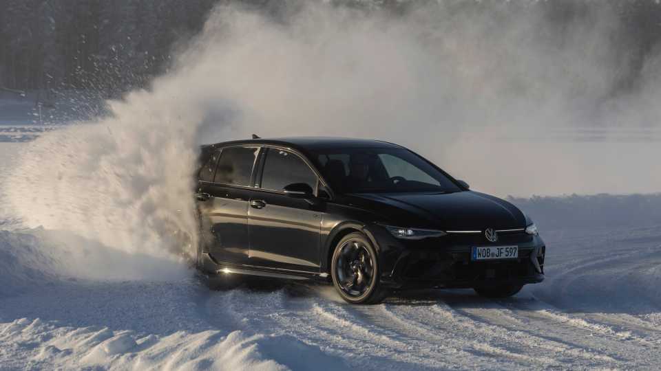 2025 Volkswagen Golf R Pricing, Photos & Specs
