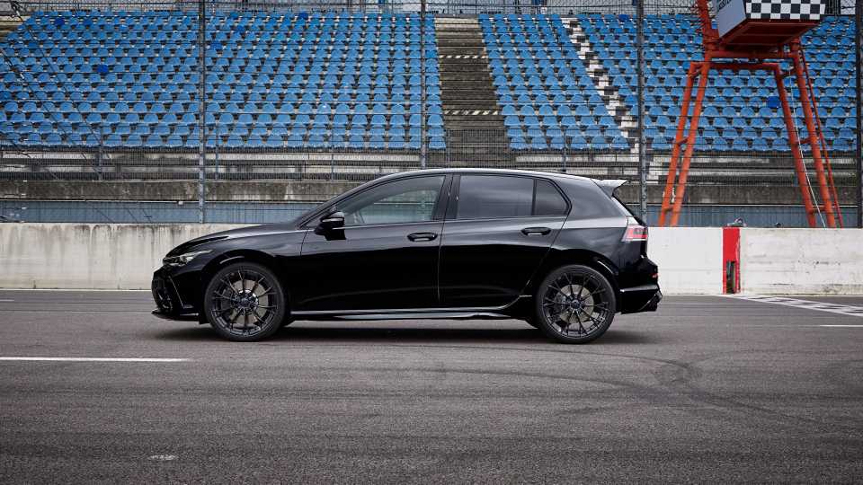 2025 Volkswagen Golf R Pricing, Photos & Specs