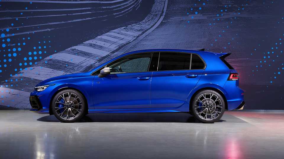 2025 Volkswagen Golf R Pricing, Photos & Specs
