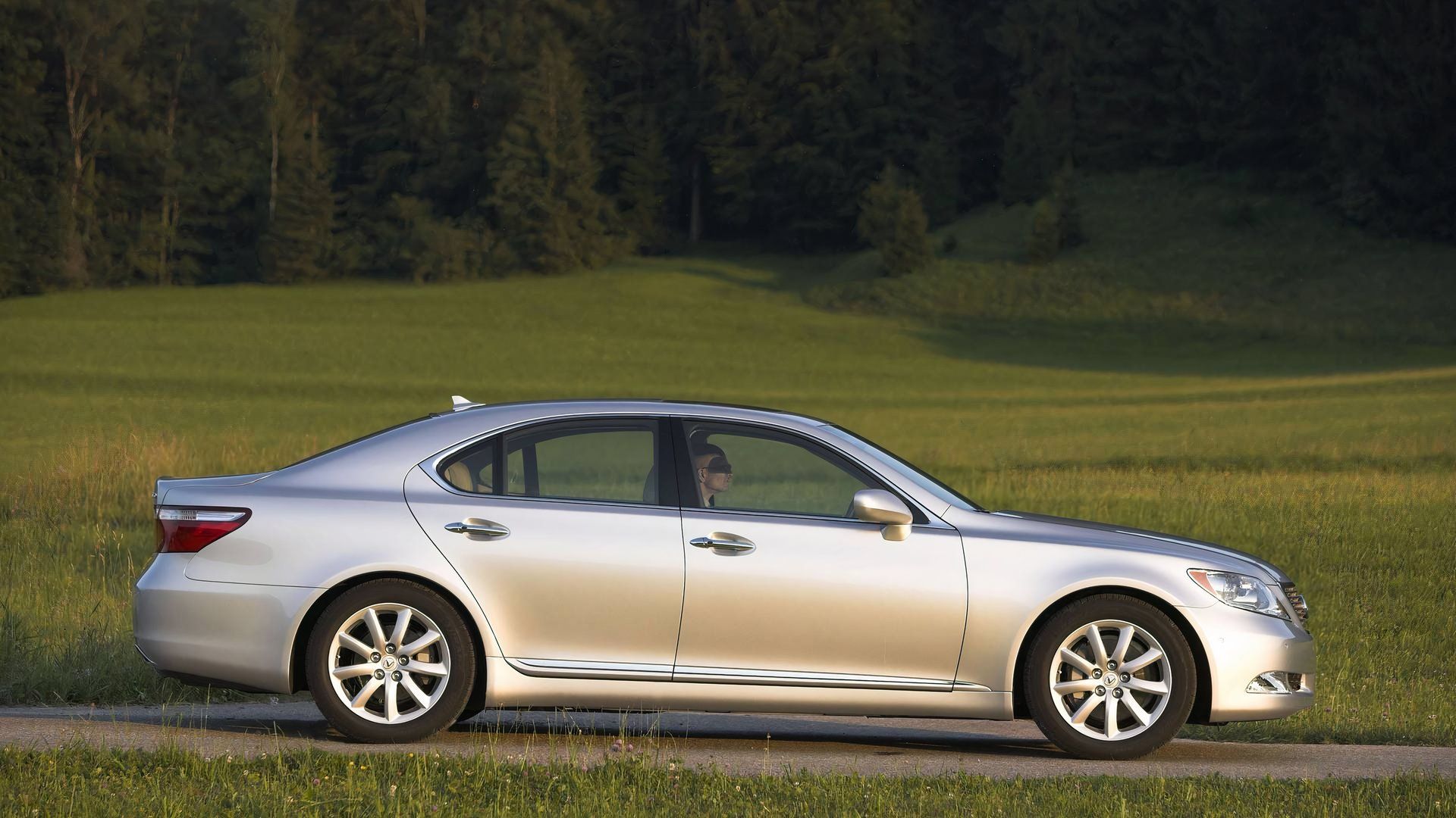 2009 Lexus LS Exterior Photos