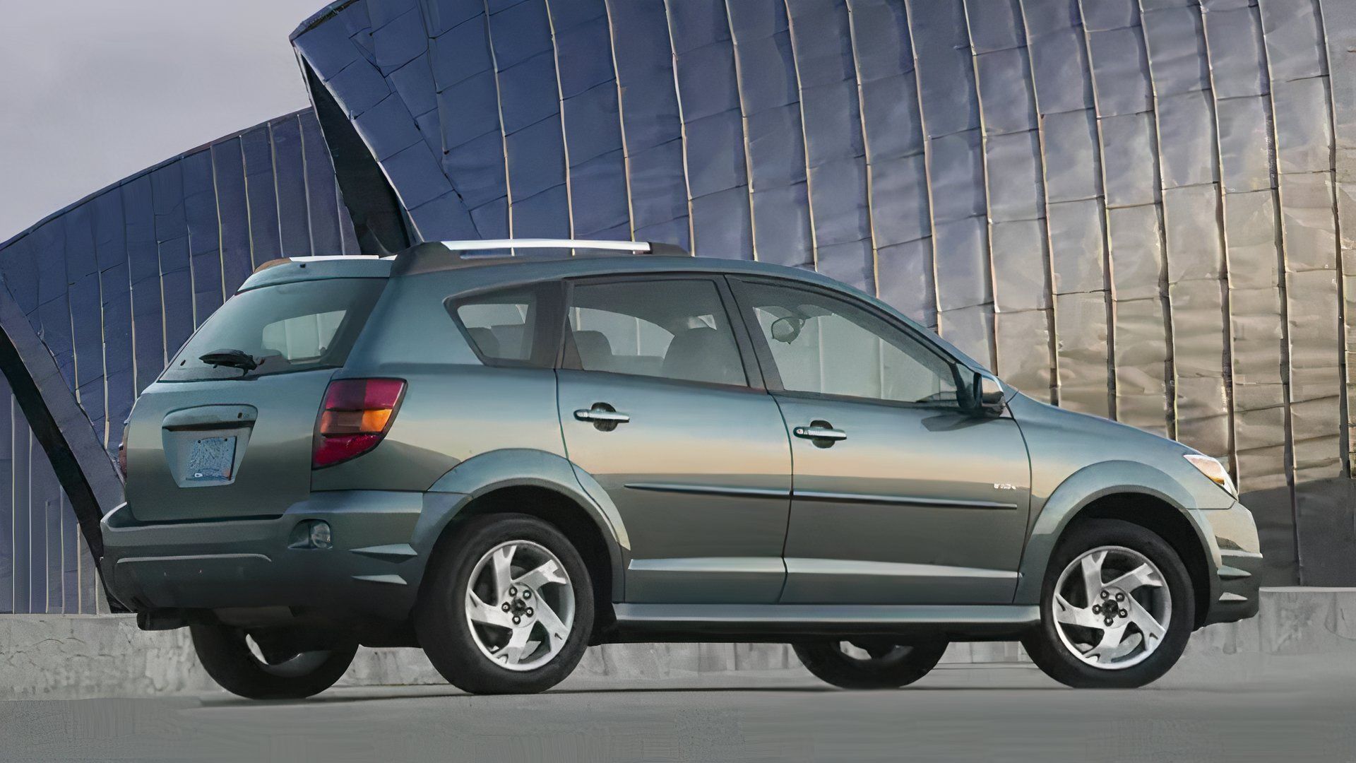 2008 Pontiac Vibe Pricing, Photos & Specs