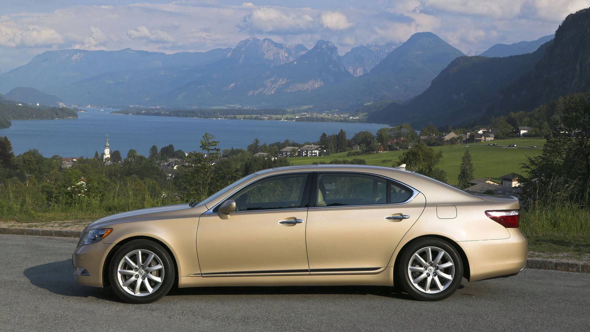 2009 Lexus LS Exterior Photos