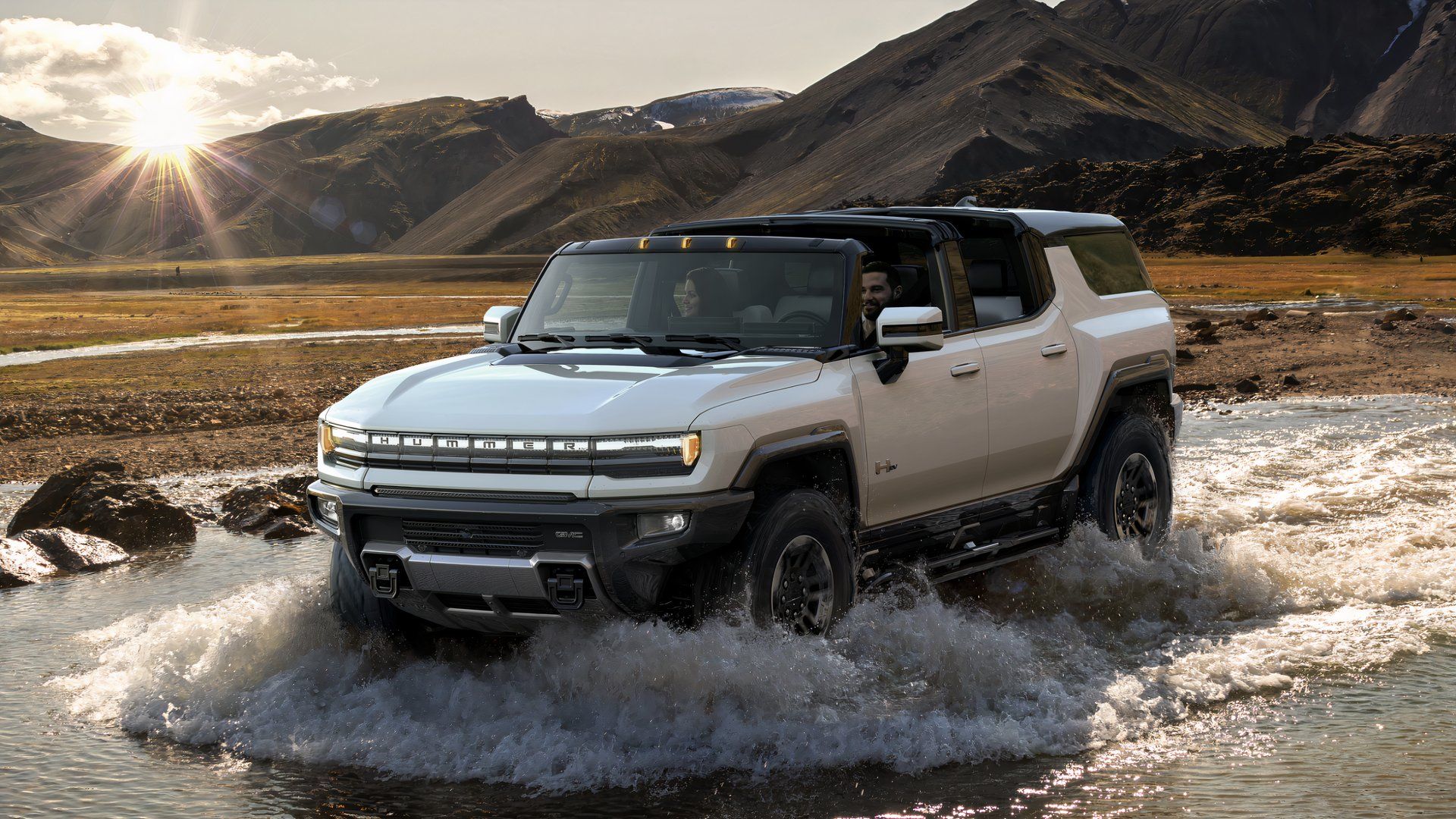 2025 GMC HUMMER EV SUV Pricing, Photos & Specs