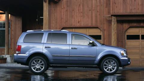 2009 Chrysler Aspen Pricing, Photos & Specs