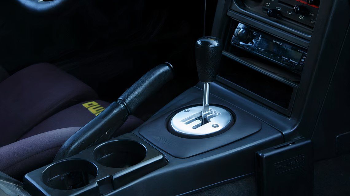 Video: A Gated Shifter Makes The Miata A Mini Supercar