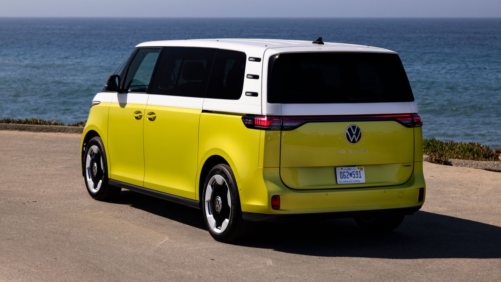 2025 Volkswagen ID. Buzz Pricing, Photos & Specs
