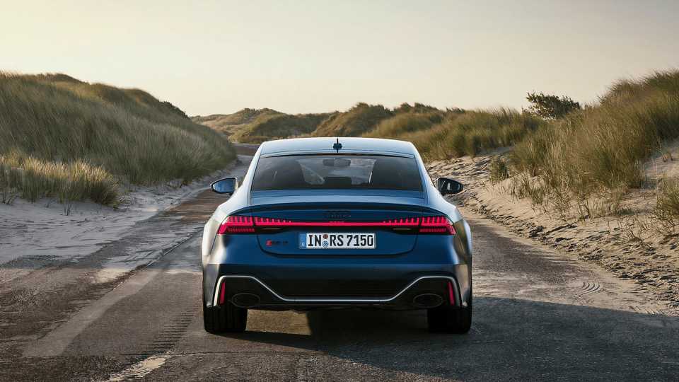 2025 Audi RS7 - Overview Pricing, Photos & Specs
