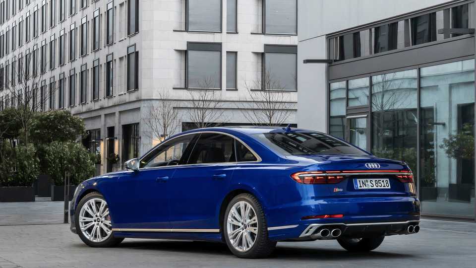 2025 Audi S8 - Overview Pricing, Photos & Specs