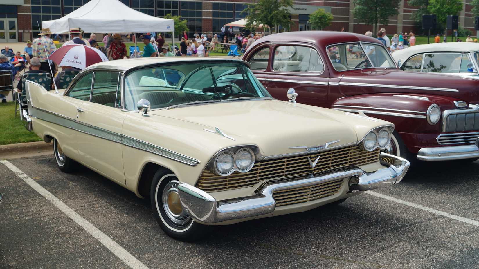 1957 Pontiac Star Chief Bonneville: The Rare Fuel-Injected Luxury Car