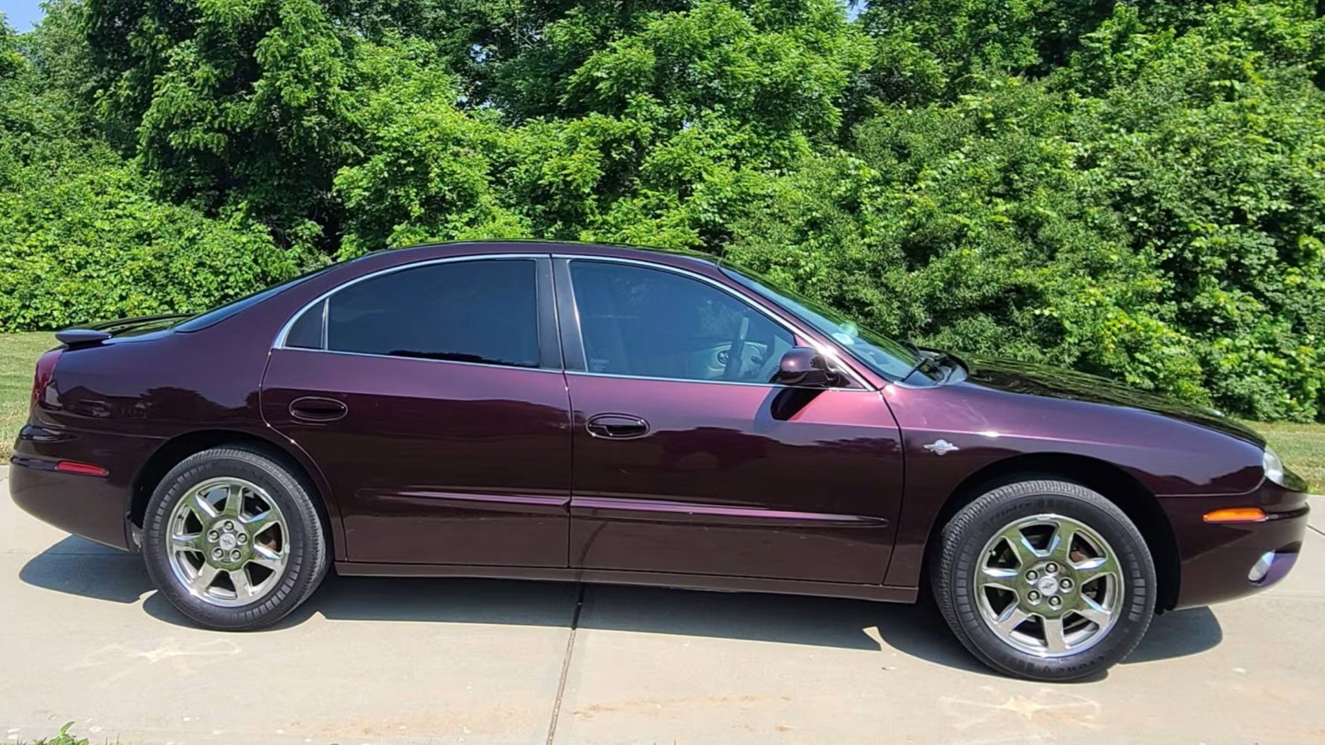 This Car Was One Of Five Models That Wrapped Up Oldsmobile's 100-Year ...