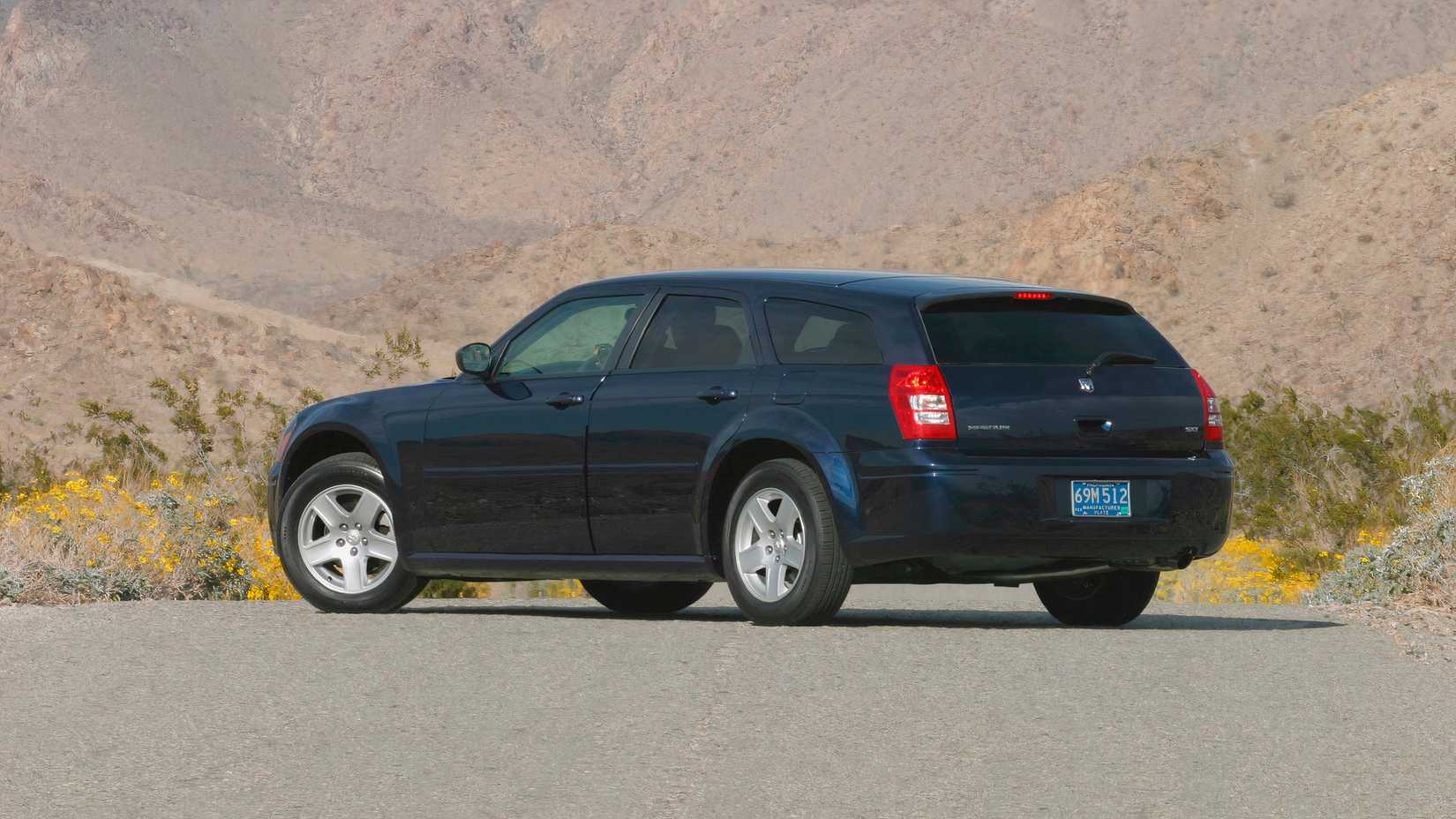 The Dodge Magnum Is The (Nearly) Ideal Used Car For Large Families That ...
