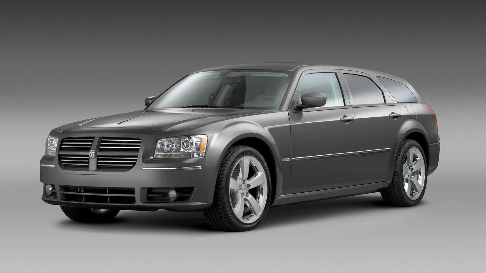 The Dodge Magnum Is The (Nearly) Ideal Used Car For Large Families That ...
