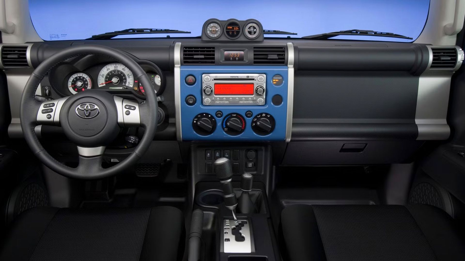 2009 Toyota FJ Cruiser Pricing, Photos & Specs